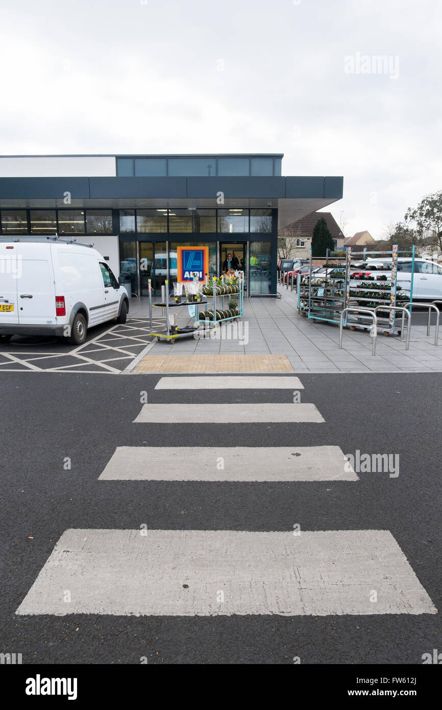 Uk food stores hi-res stock photography and images - Alamy