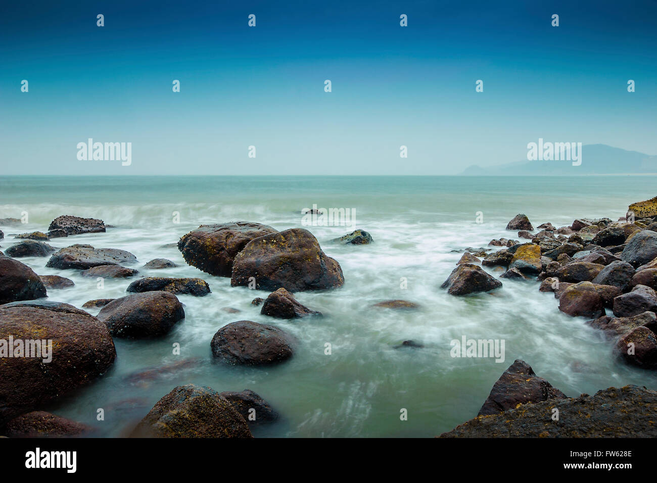 In the evening, the waves beat on the beach, very beautiful Stock Photo ...