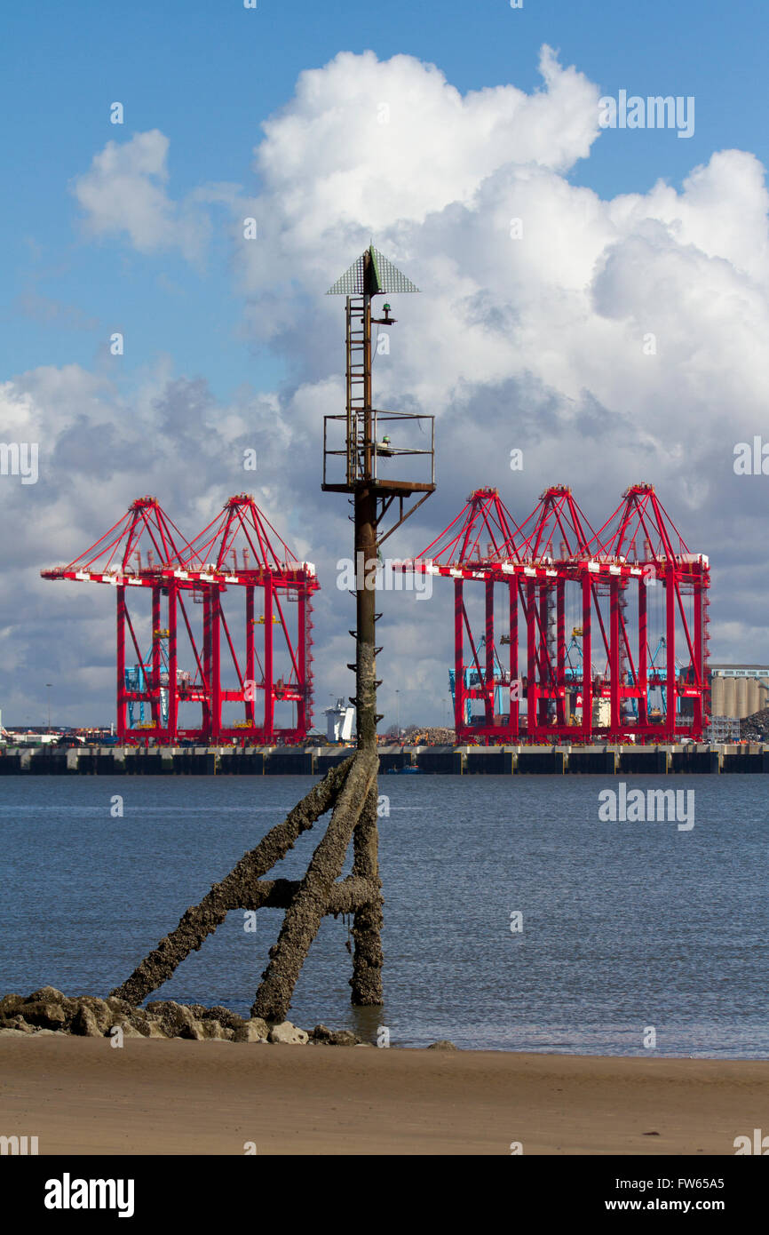 Operational cantilever rail-mounted gantry (CRMG) cranes; Peel Ports £ ...