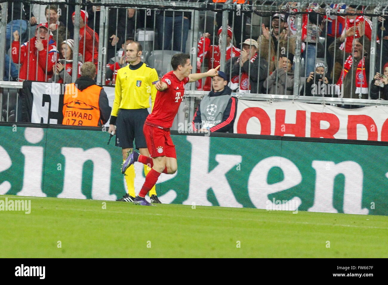 Goal Robert Lewandowski in action during the match Champions League ...
