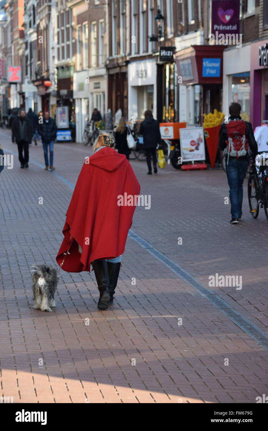 Lady in red hi-res stock photography and images - Alamy