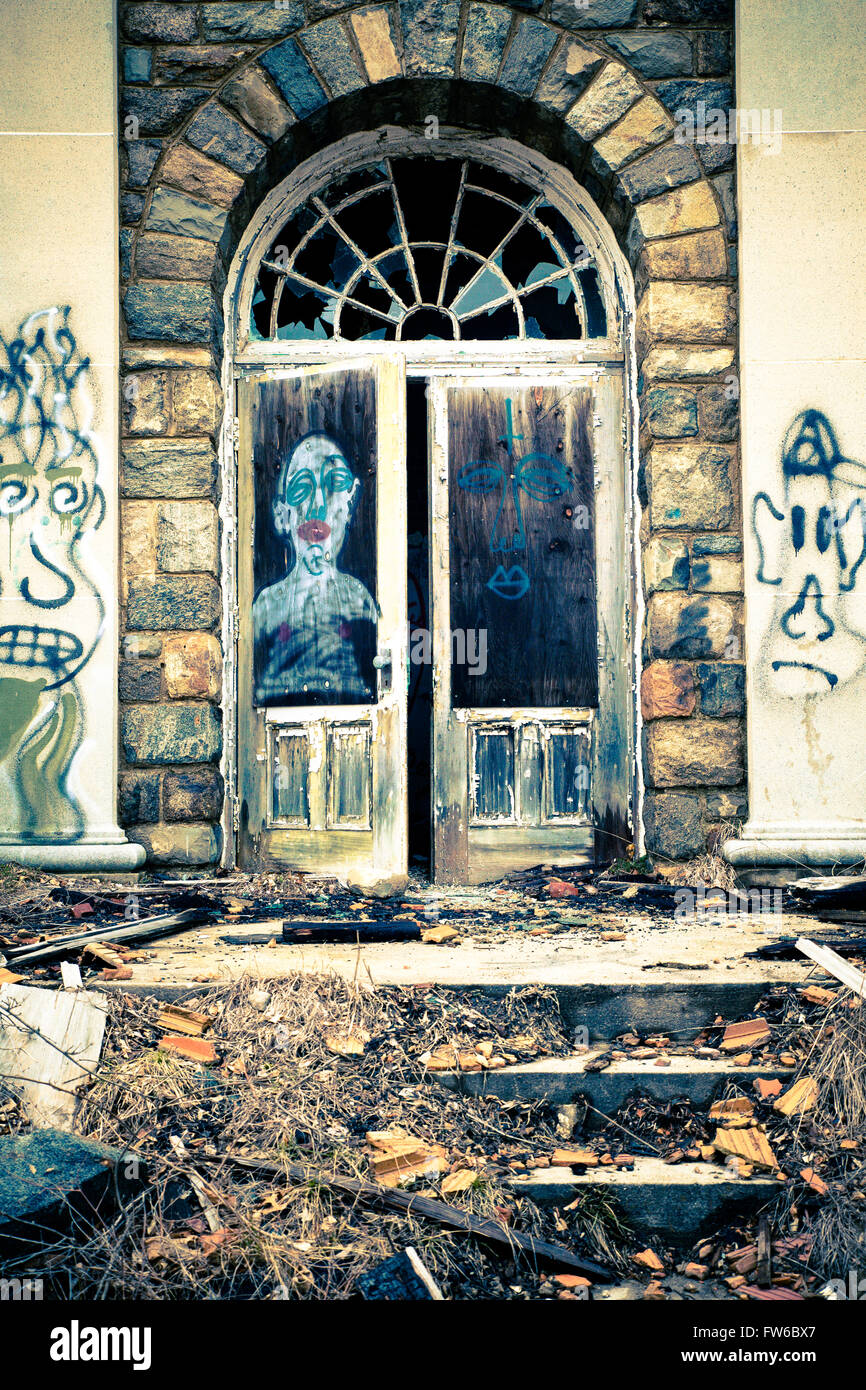 White building covered in graffiti hi-res stock photography and images ...