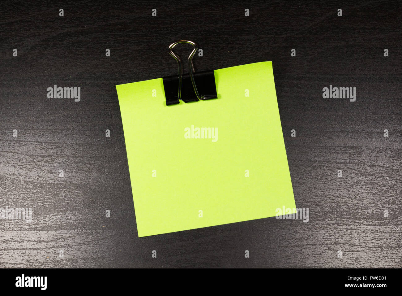 empty space for text sticky note on wooden background Stock Photo - Alamy