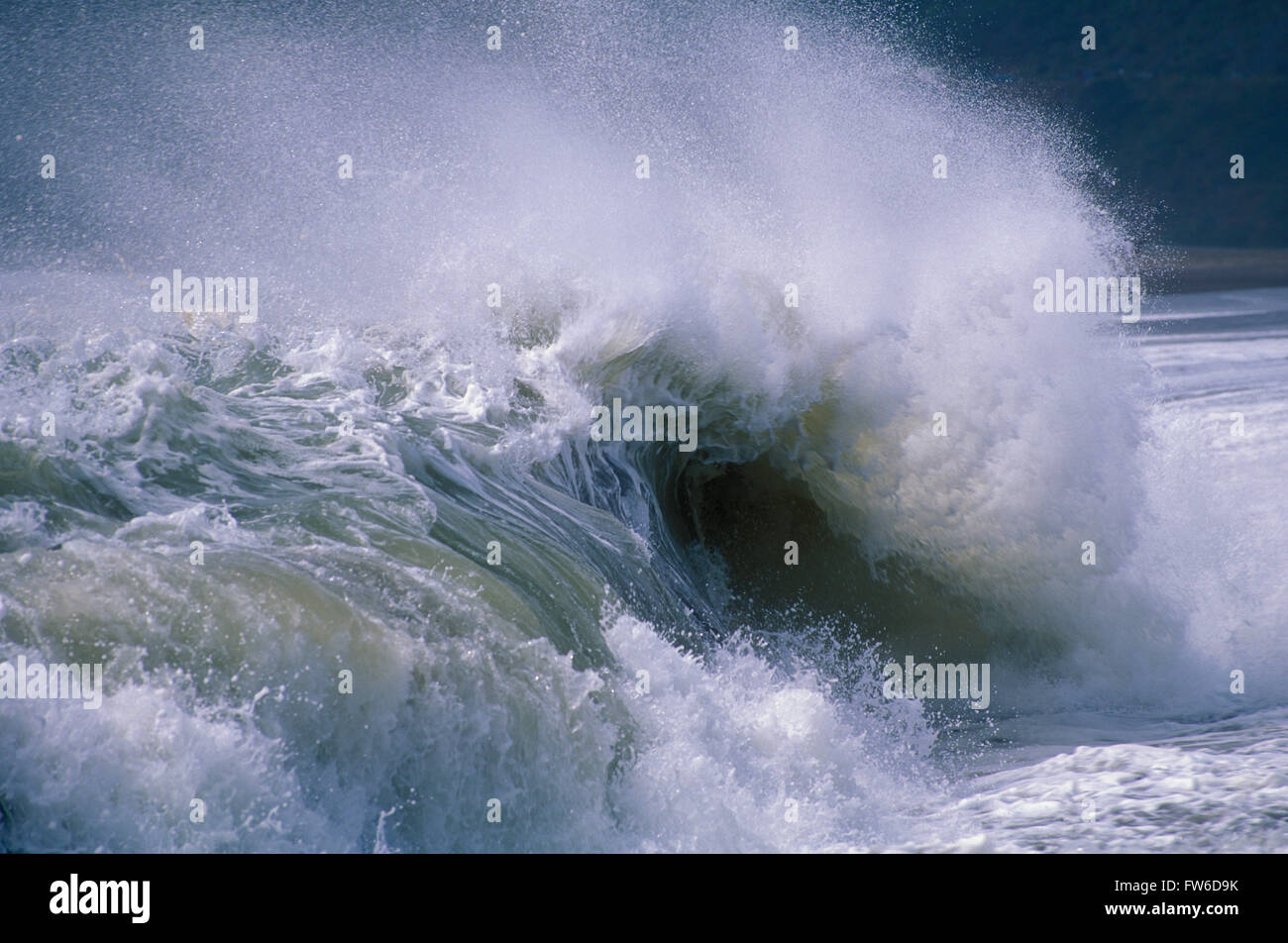 Rolling beauty hi-res stock photography and images - Alamy