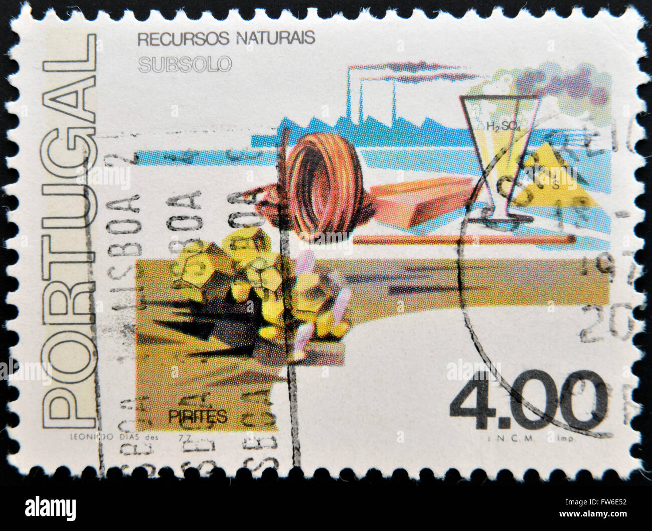 Old portugal postage stamp hi-res stock photography and images - Alamy