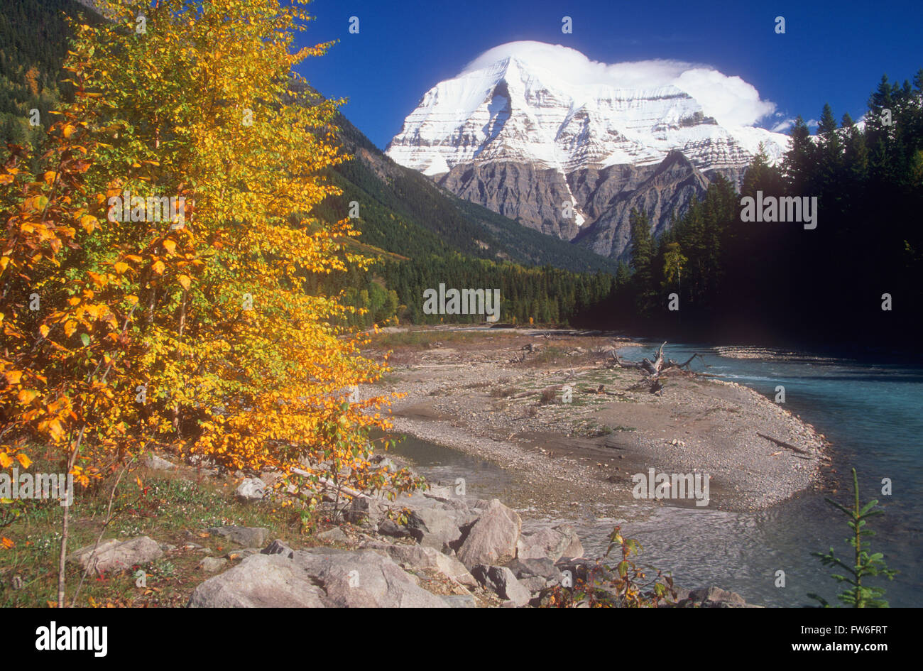 Mount Robson in Autumn, Mount Robson Provincial Park, British Columbia ...