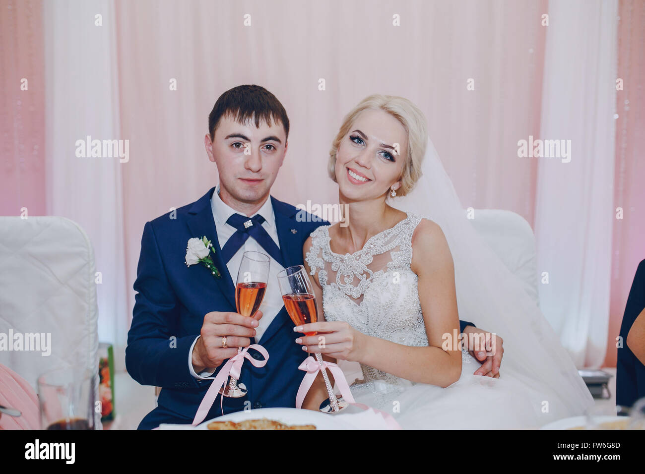 Two female wedding guests hi-res stock photography and images - Alamy