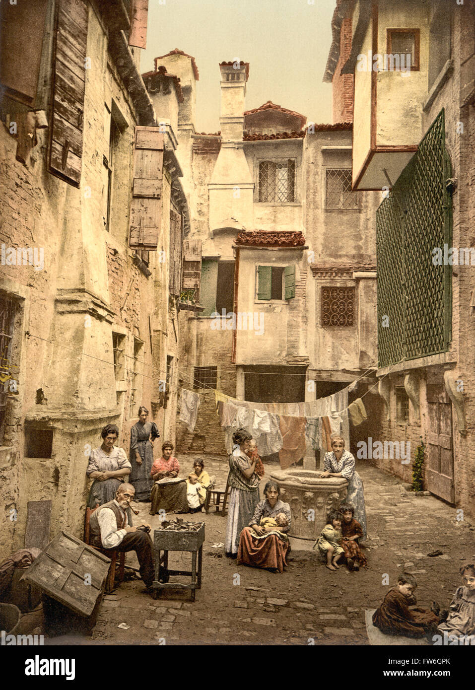 Italy poverty hi-res stock photography and images - Alamy