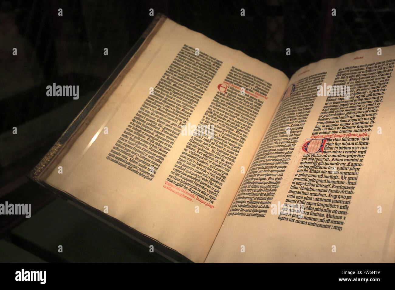 Gutenberg bible hi-res stock photography and images - Alamy