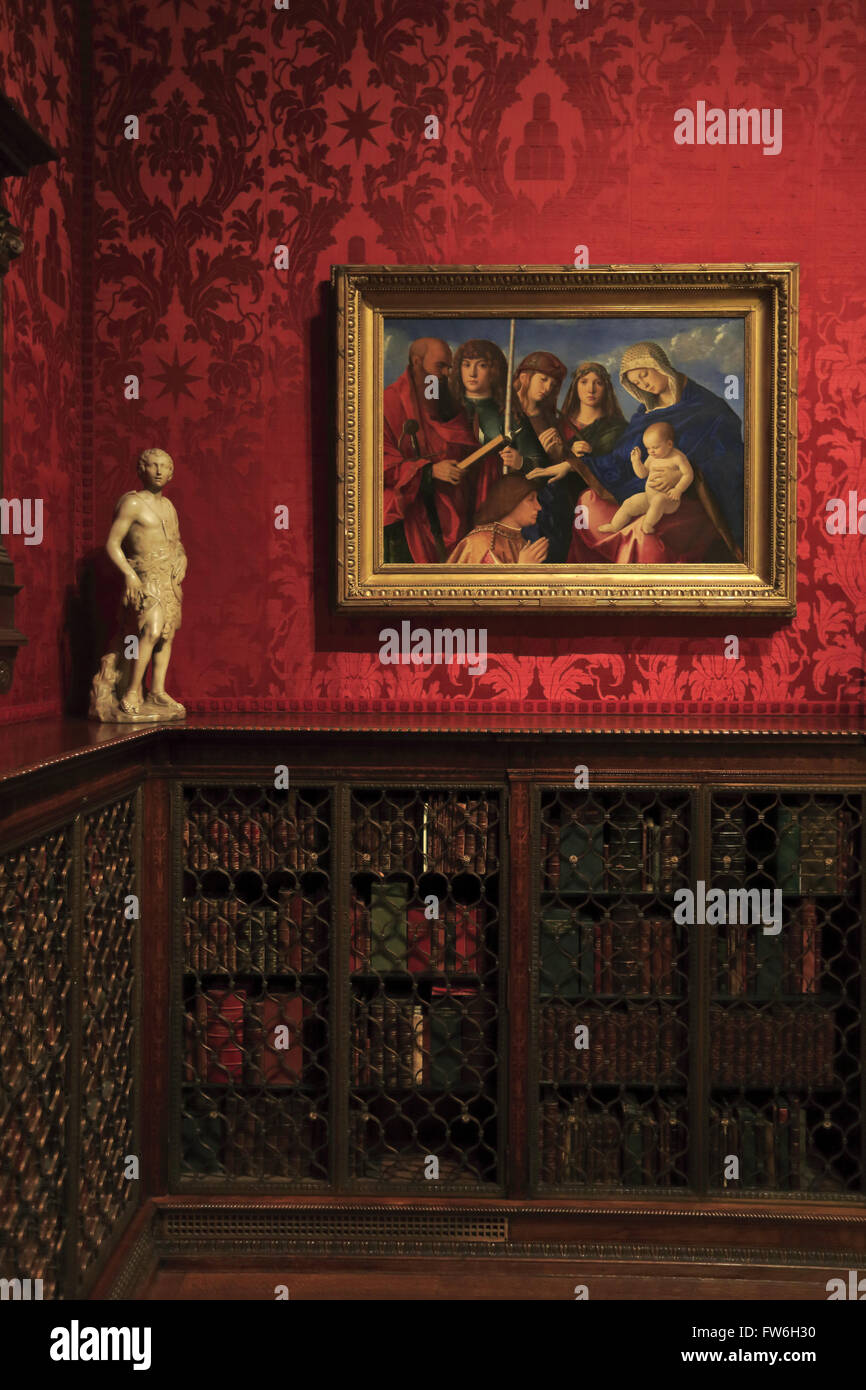 The morgan library and museum study hi-res stock photography and images ...