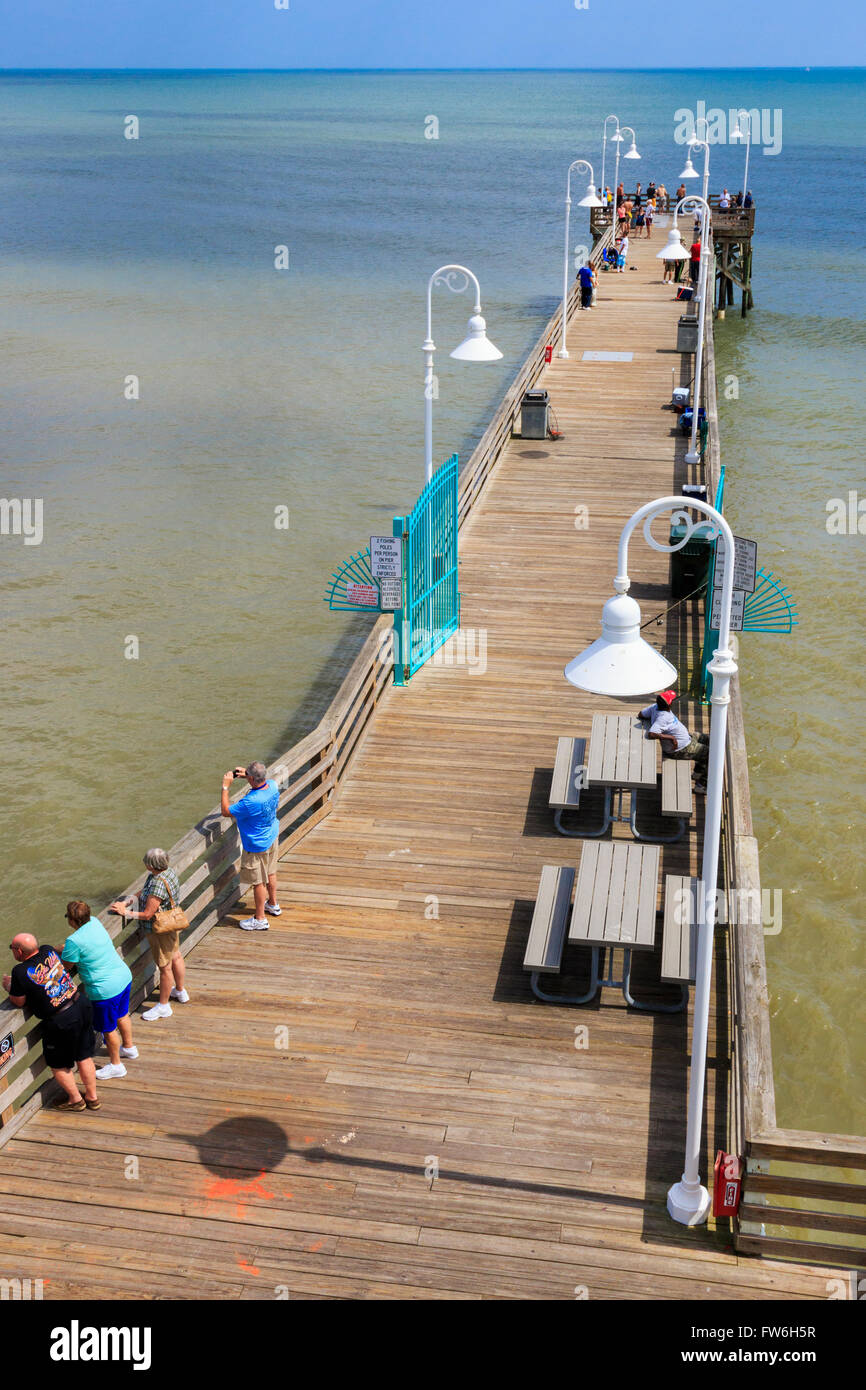 Fishing pier structure hi-res stock photography and images - Alamy