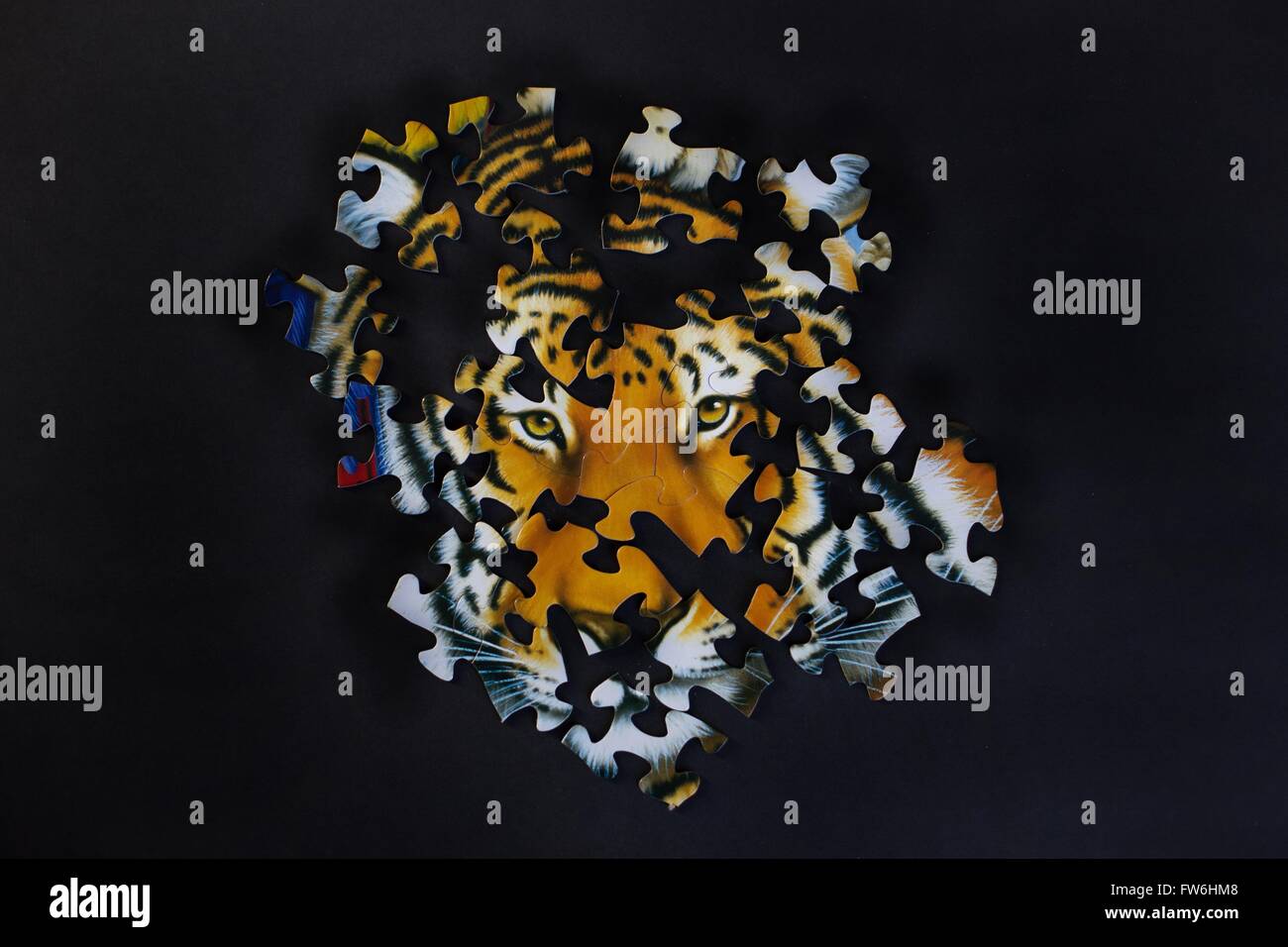 Falling puzzle pieces hi-res stock photography and images - Alamy