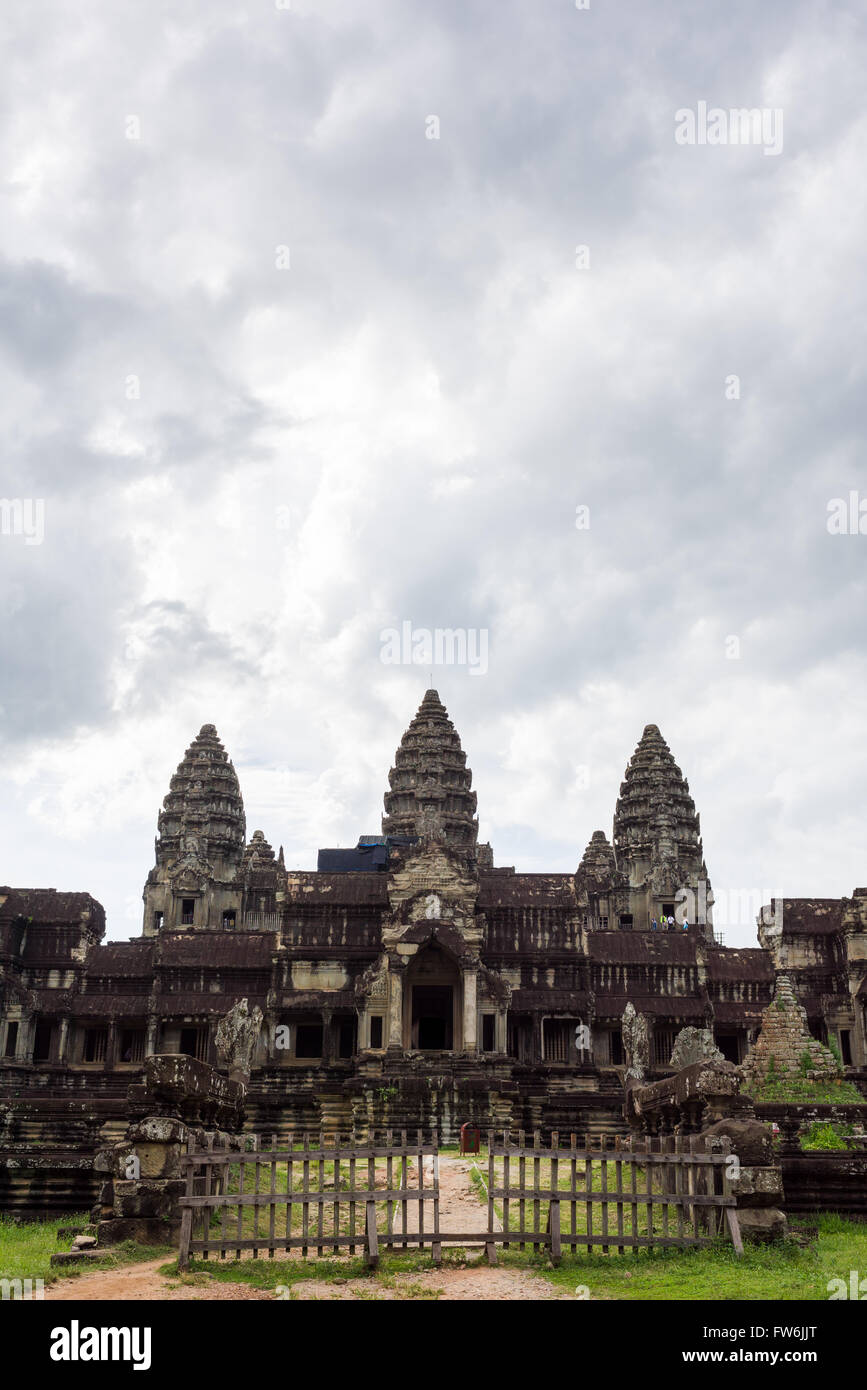 Path leading to East entrance of Angkor Wat Temple in Cambodia Stock ...
