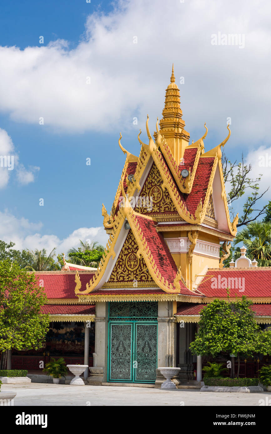 Side entrance from within Cambodia Royal Palace compound Stock Photo ...