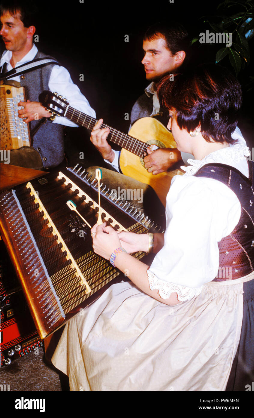 Zither instrument hi-res stock photography and images - Alamy