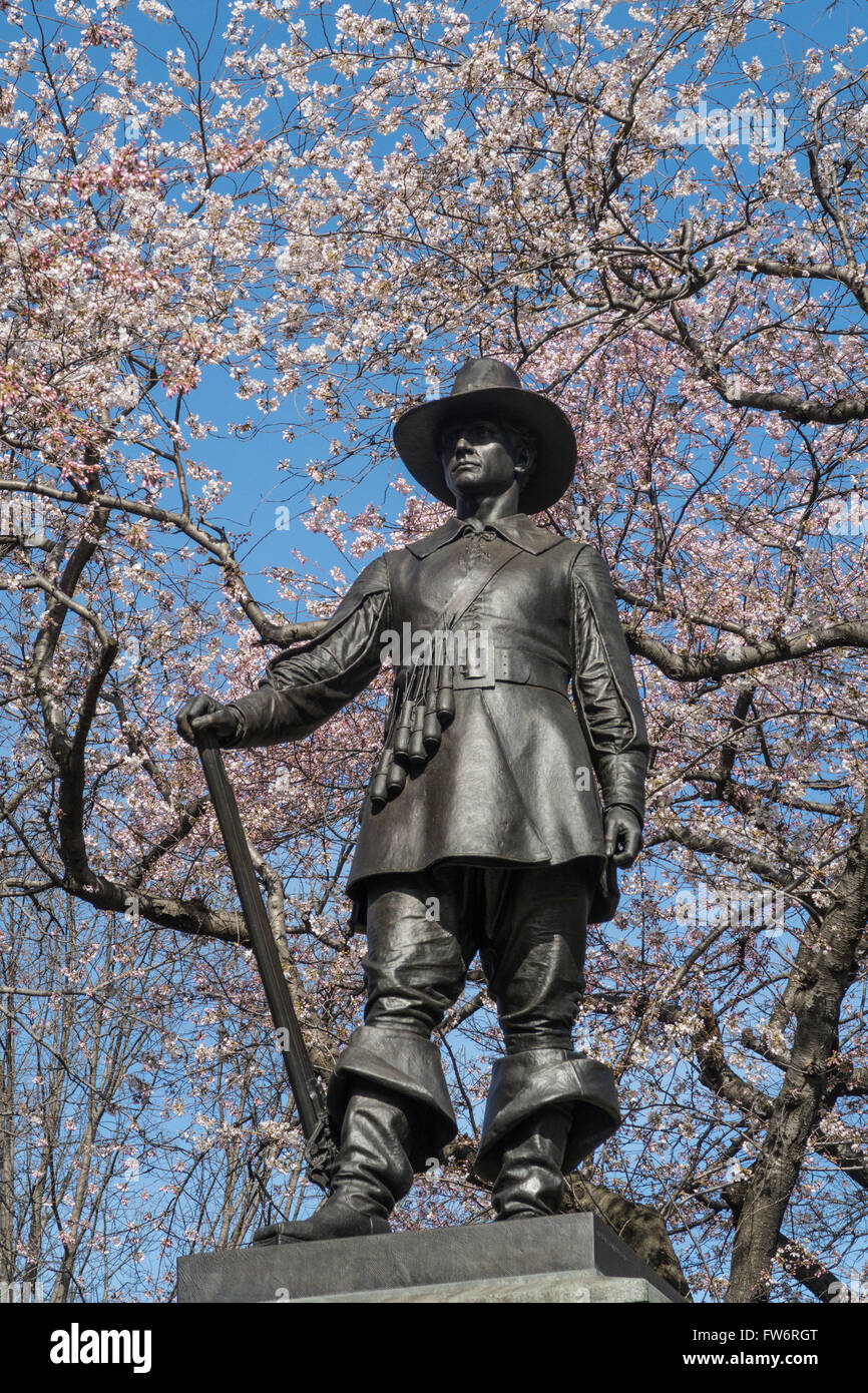 The Pilgrim Statue, Pilgrim Hill, Central Park, NYC Stock Photo - Alamy