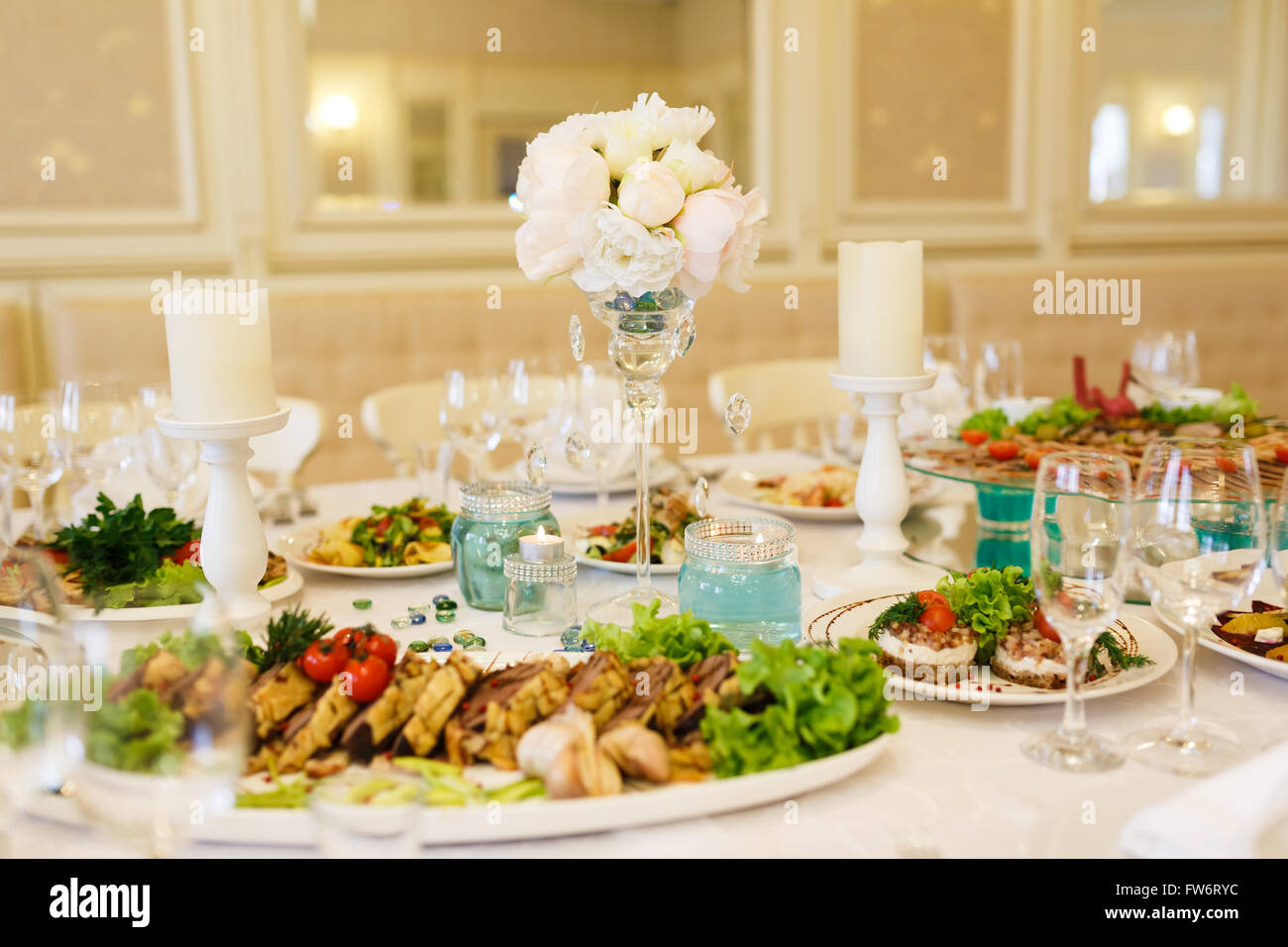 Banquet table and food hi-res stock photography and images - Alamy