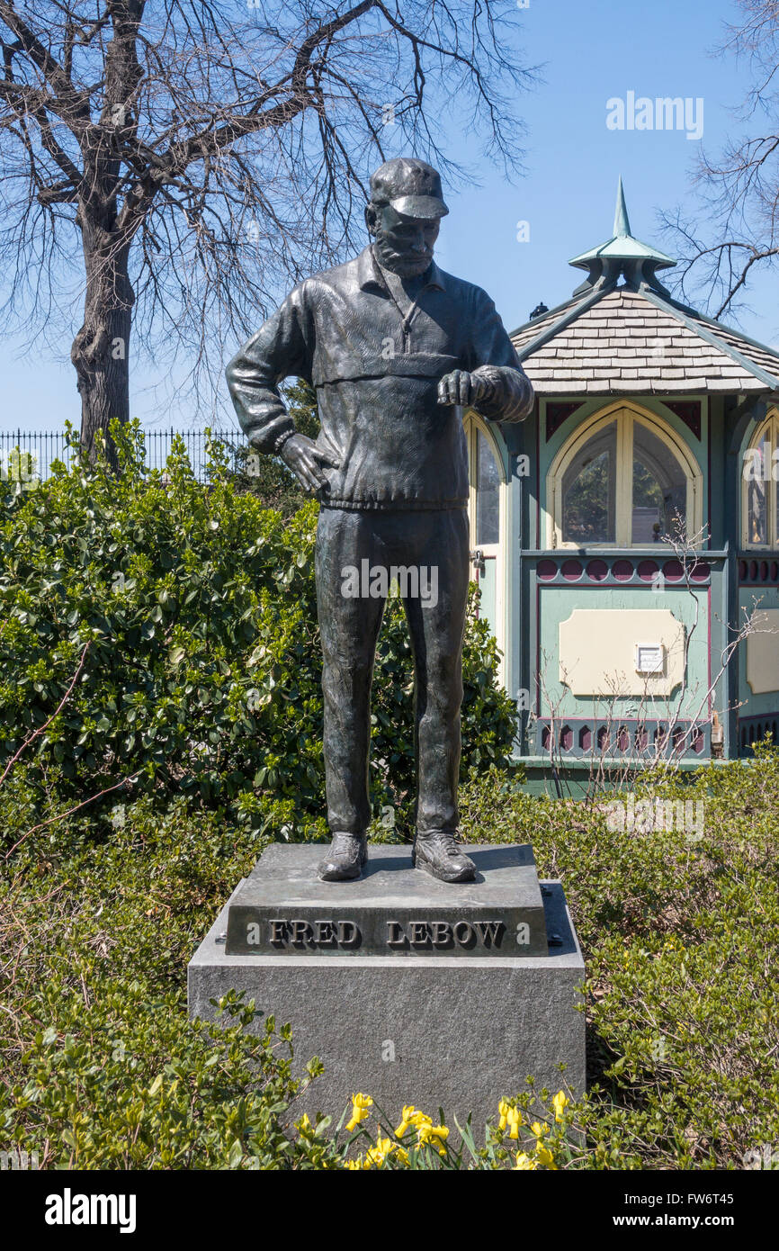 A statue of Fred Lebow, the founder of the New York Marathon, is ...