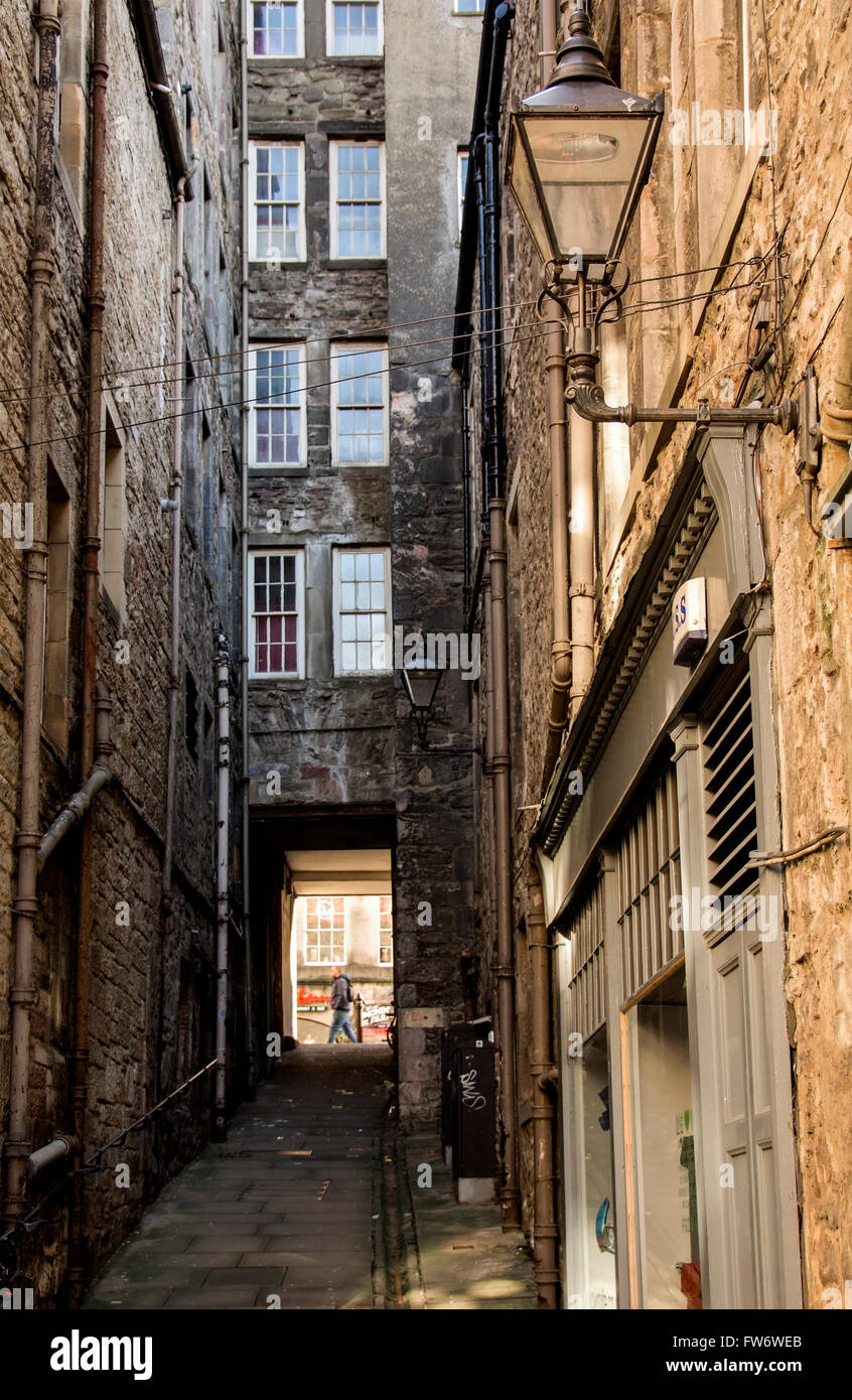 One of many 'closes' or alleys leading off Edinburgh's Royal Mile, this ...