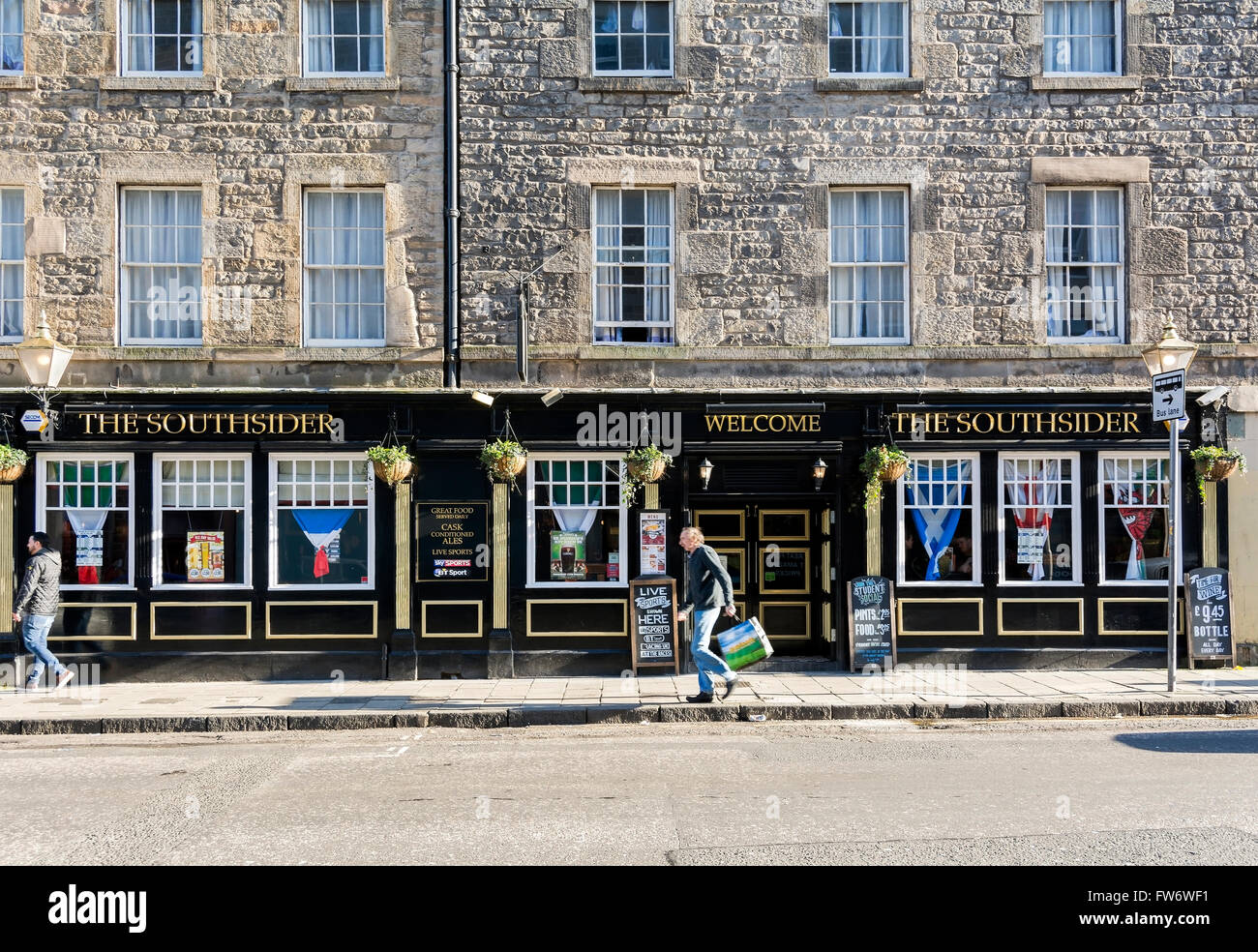 Traditional edinburgh tenement hi-res stock photography and images - Alamy