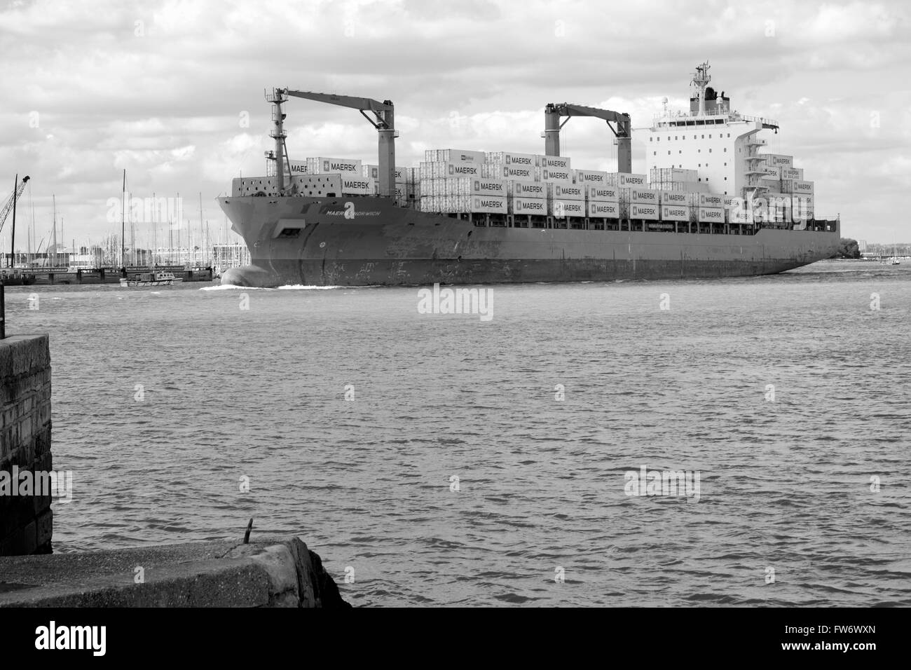 Solent portsmouth harbour entrance hi-res stock photography and images ...