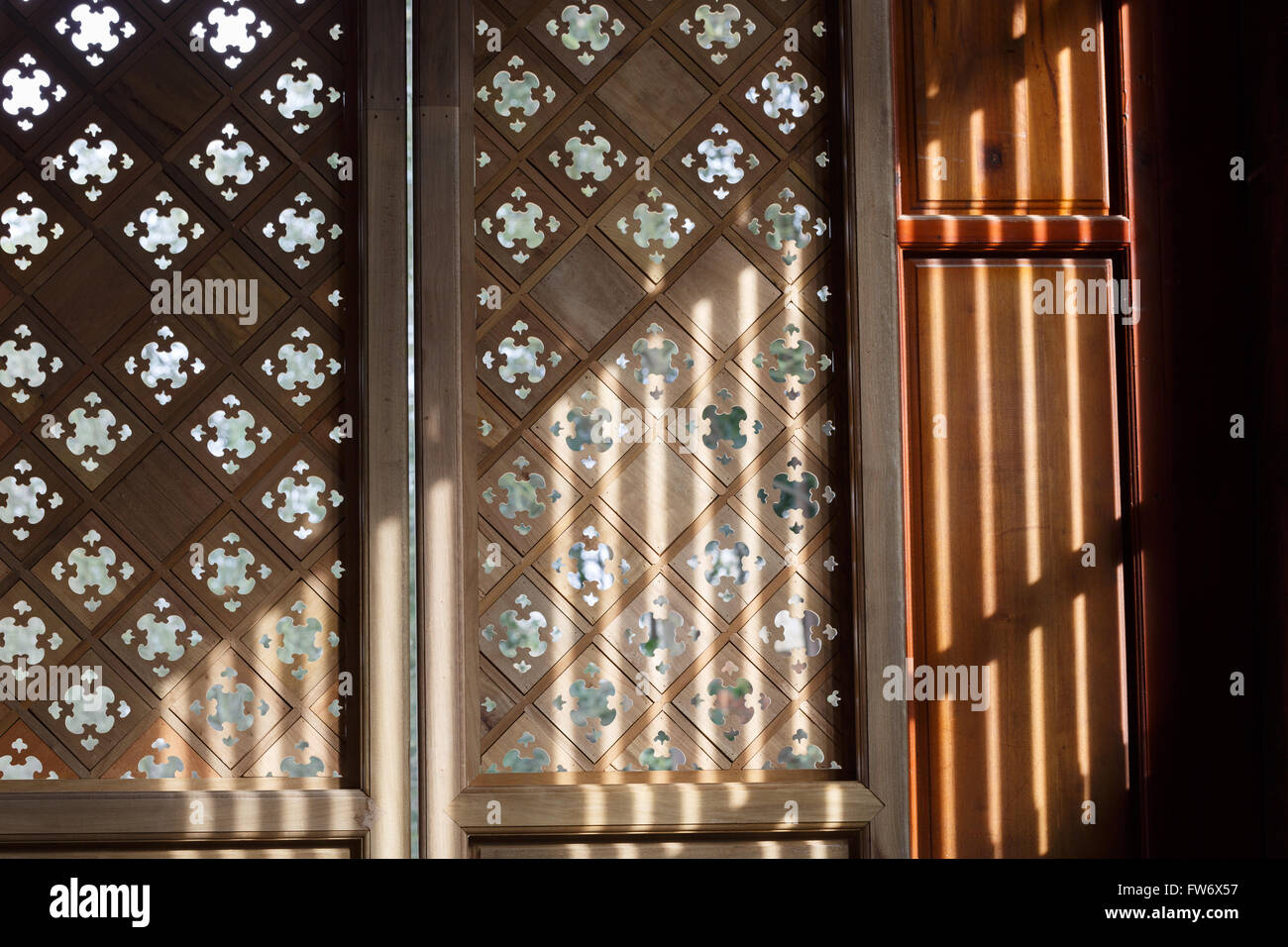 Chinese classical wooden building: art window texture Stock Photo - Alamy