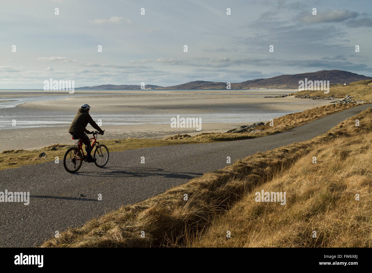 Harris scotland cycle hi-res stock photography and images - Alamy