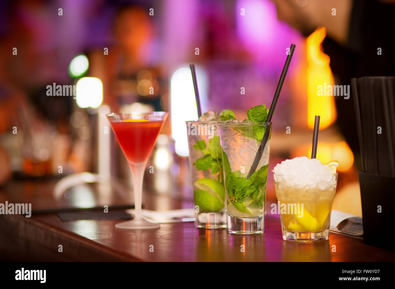 Mojito Cocktail in a Night Bar Stock Photo - Alamy