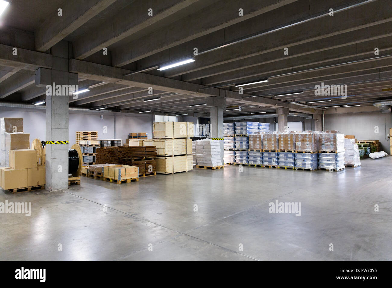 Cargo boxes hi-res stock photography and images - Alamy