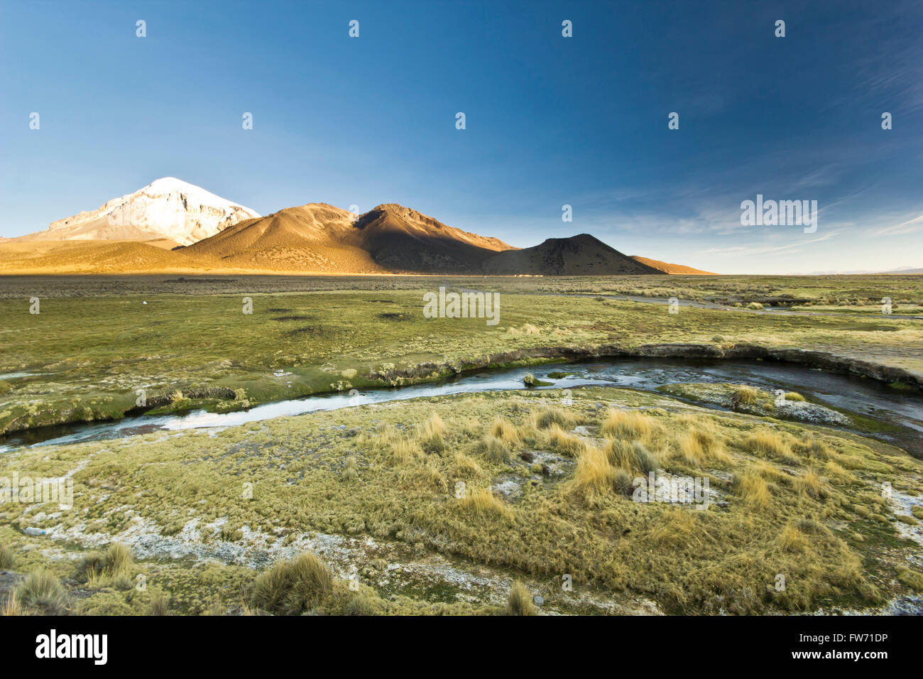 Snow covered peak bolivian hi-res stock photography and images - Alamy