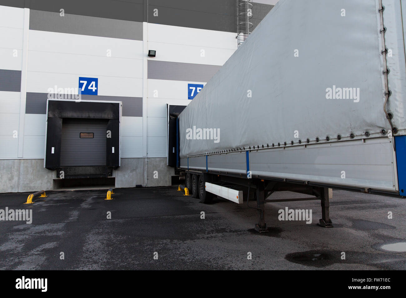 warehouse gates and truck loading Stock Photo - Alamy