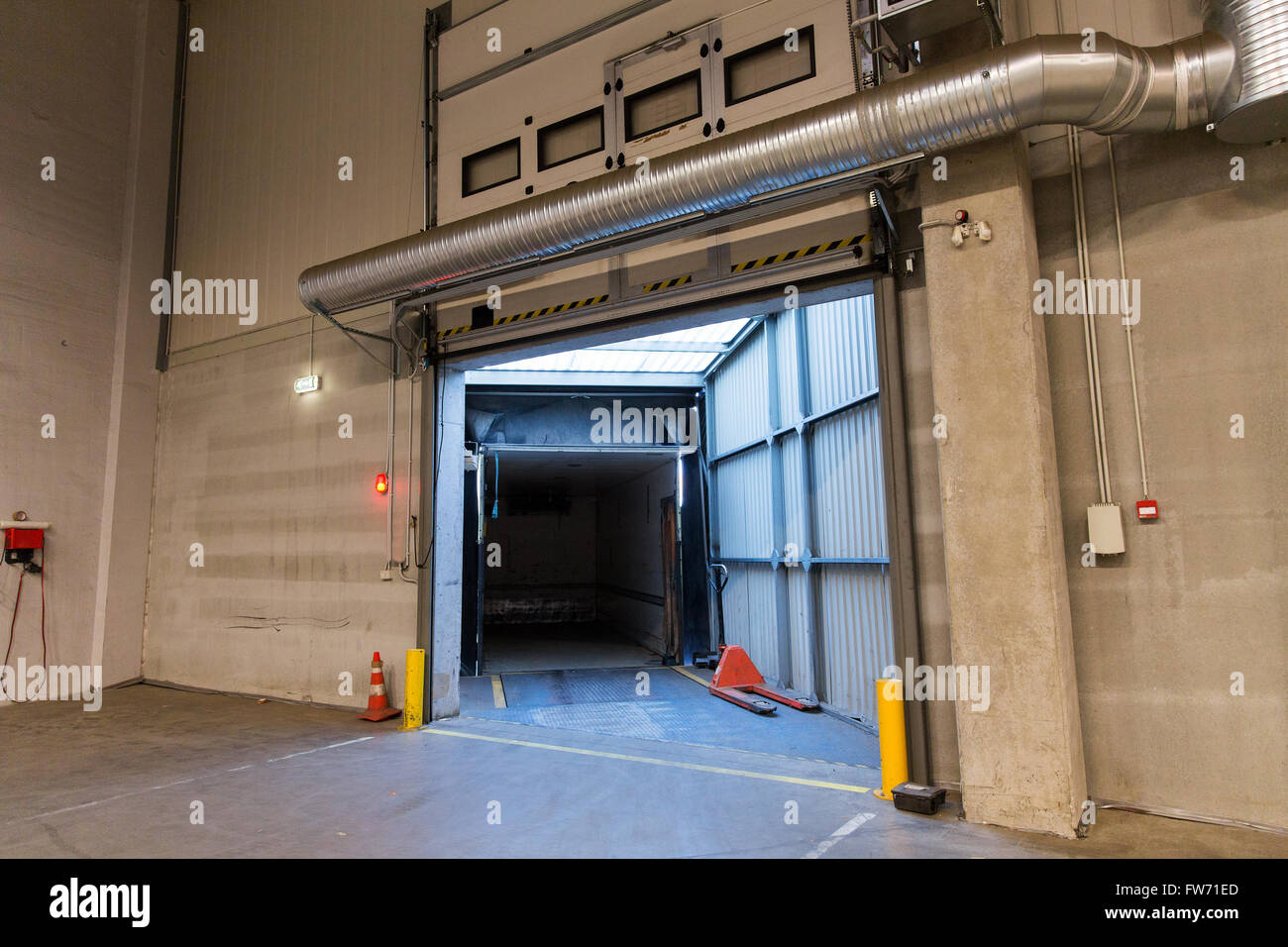 Warehouse door gate truck container hi-res stock photography and images ...