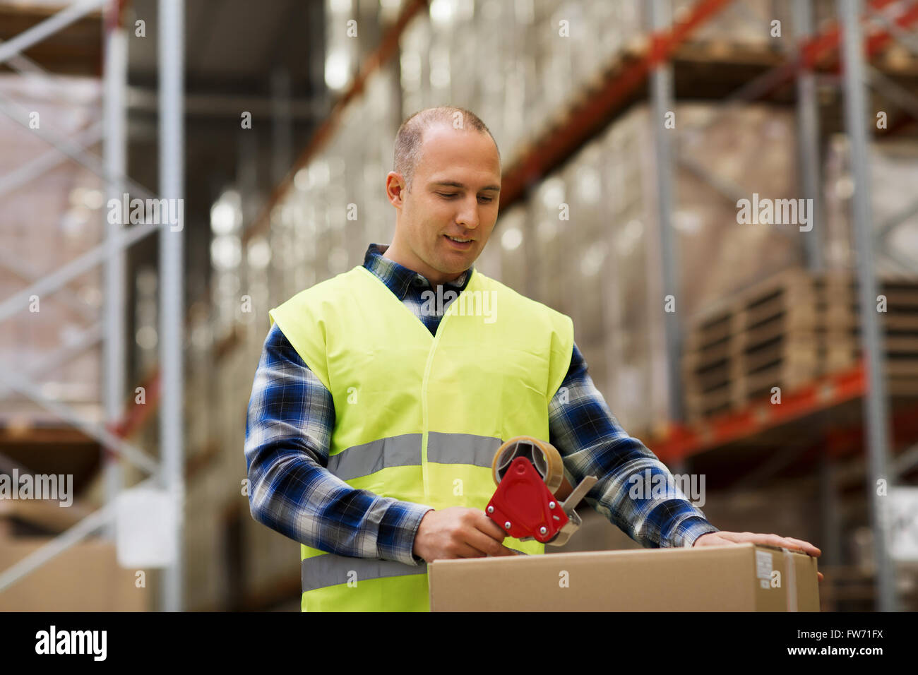 Warehouse packing hi-res stock photography and images - Alamy