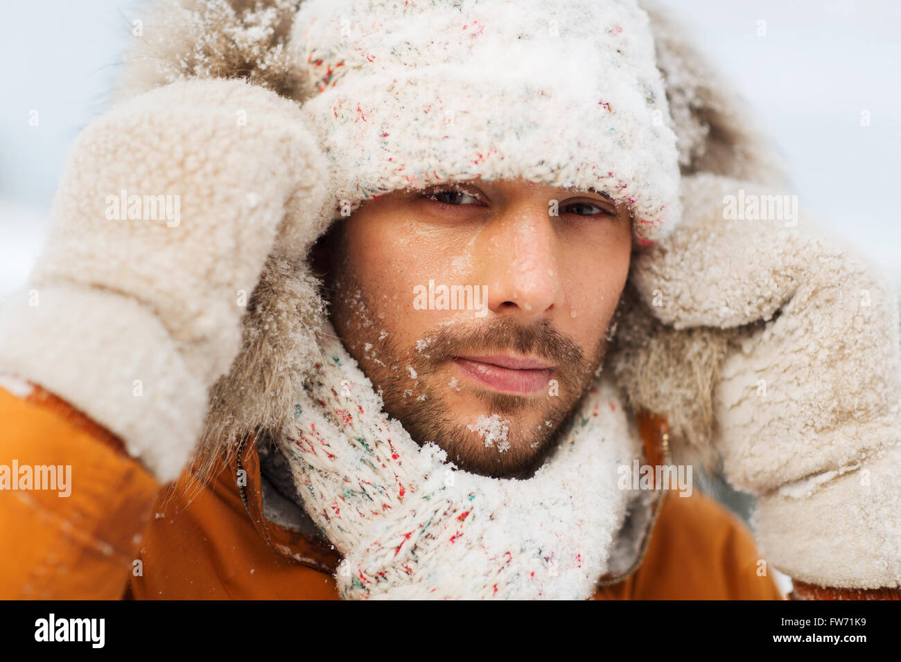 Man in winter clothes hi-res stock photography and images - Alamy