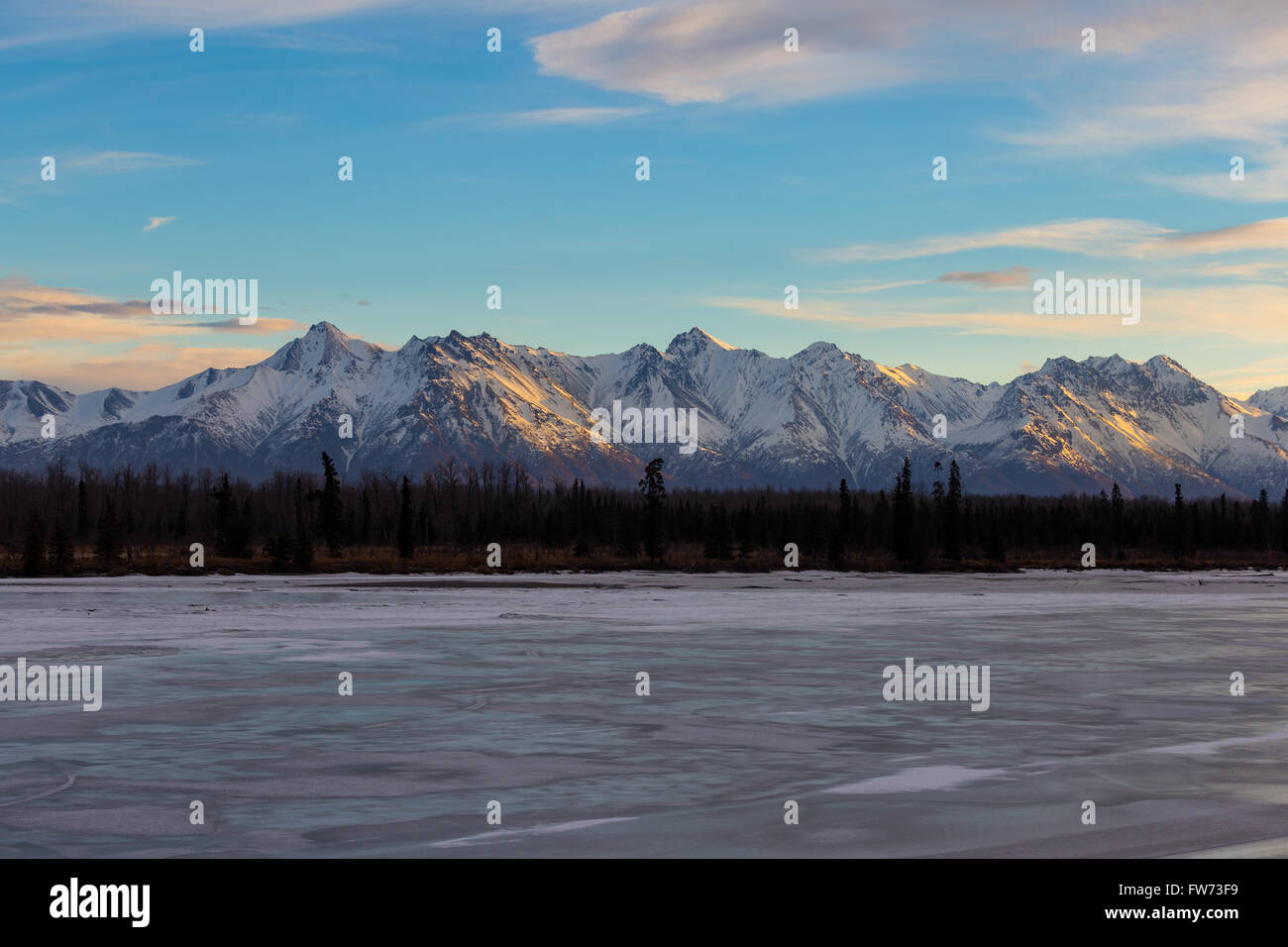 Alaskan mountain range hi-res stock photography and images - Alamy