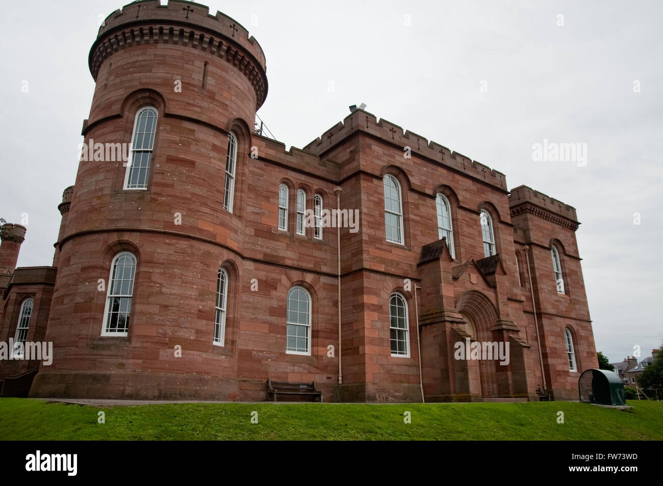 Scottish castle with towers hi-res stock photography and images - Alamy