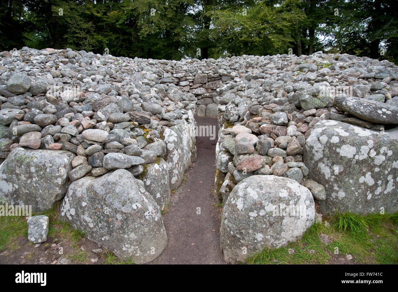 Chambered cairn hi-res stock photography and images - Alamy