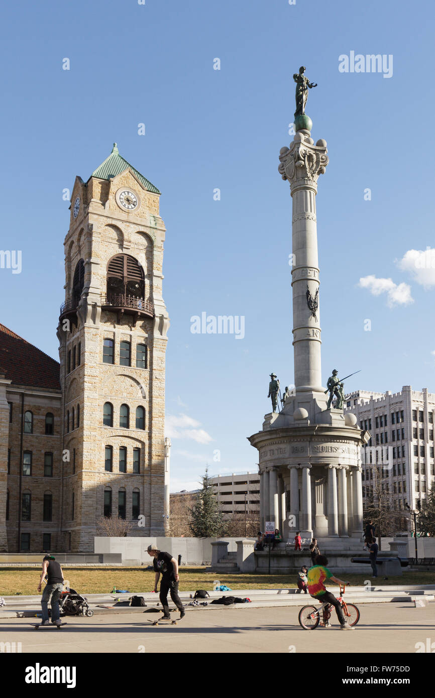 Teens on skateboards populate Lackawanna County Courthouse Square ...