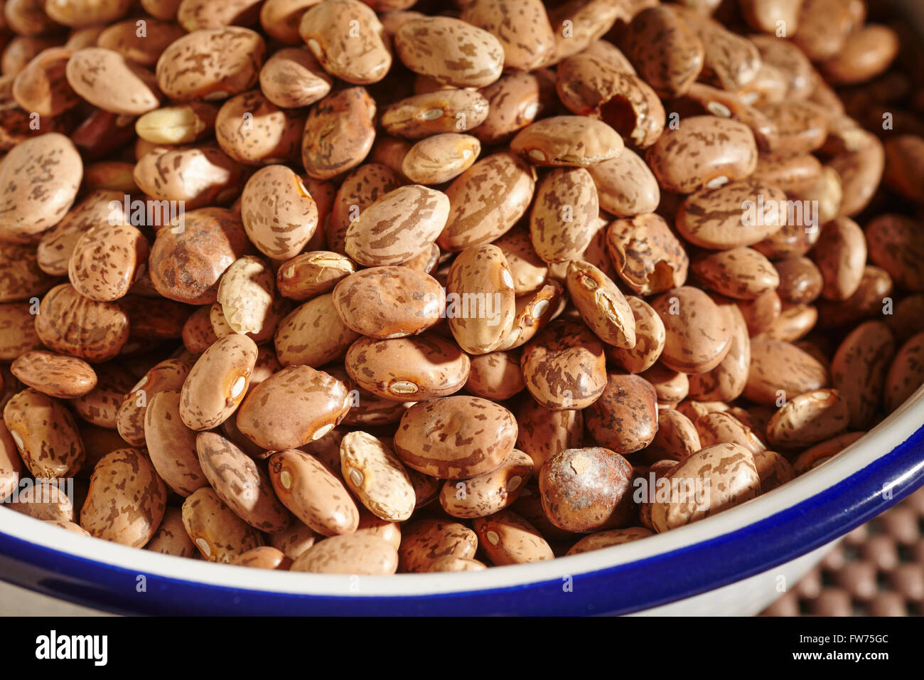 Pinto beans hi-res stock photography and images - Alamy