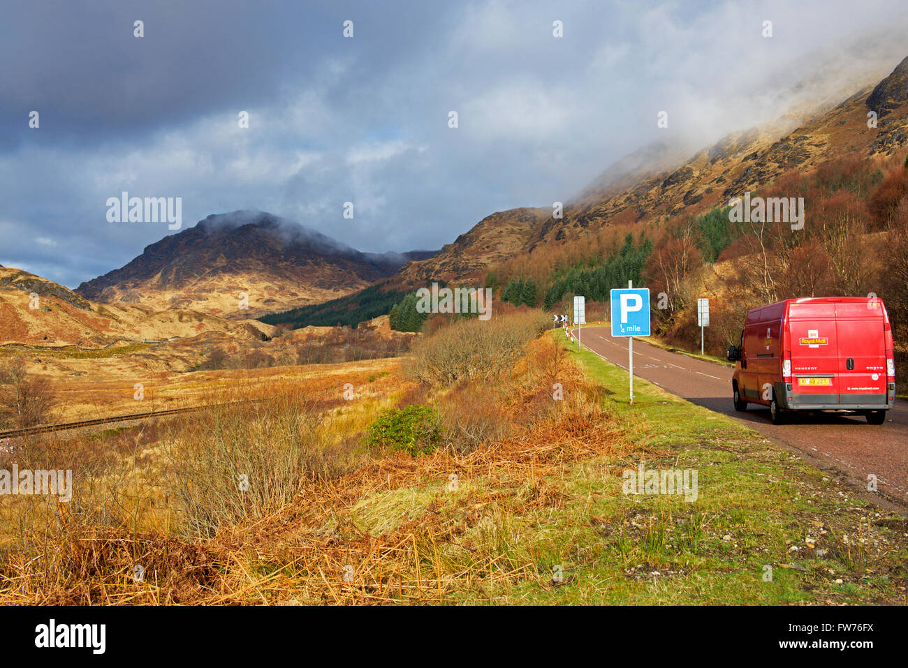 Red royal mail van hi-res stock photography and images - Alamy