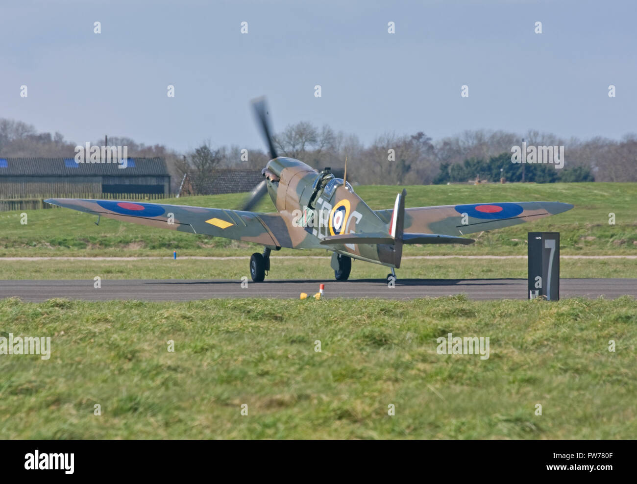 Spitfire Mk.IIa, P7350 Stock Photo - Alamy