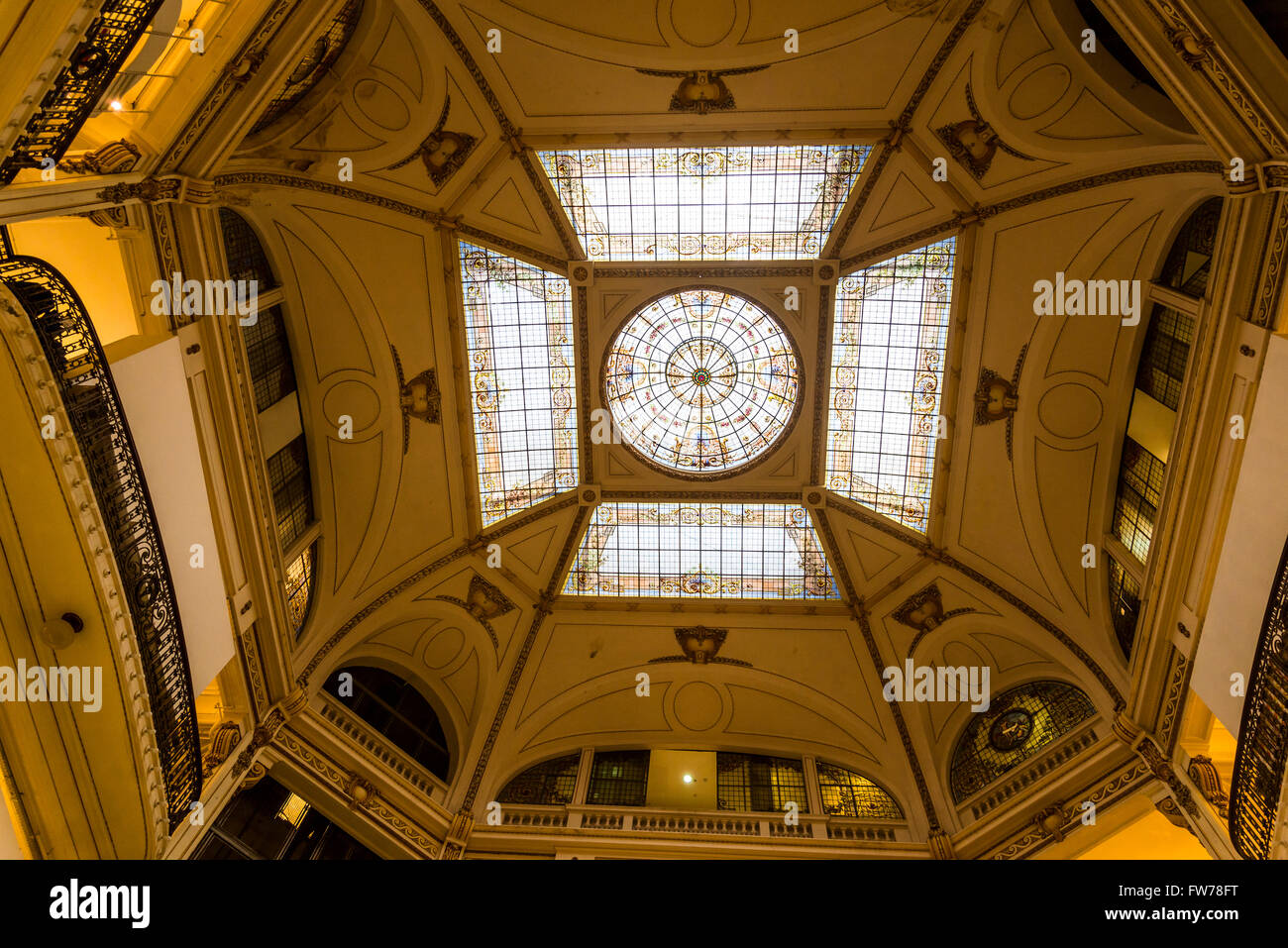 Department store window historical hi-res stock photography and images ...