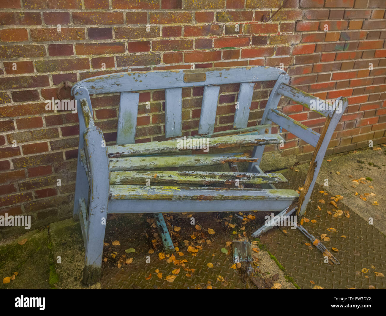 Old broken bench hi-res stock photography and images - Alamy