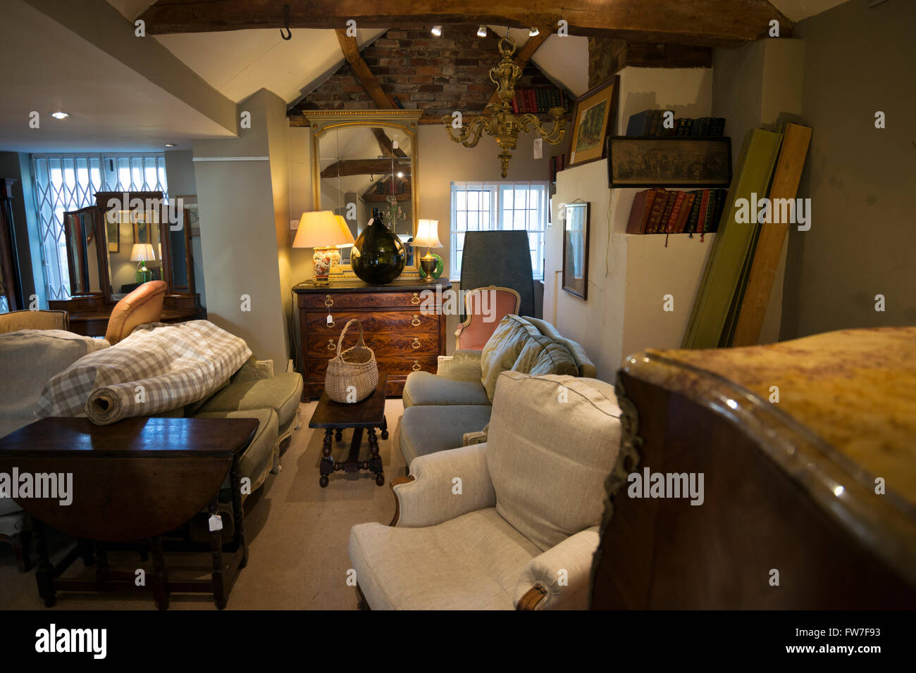 Hungerford berkshire antiques hi-res stock photography and images - Alamy