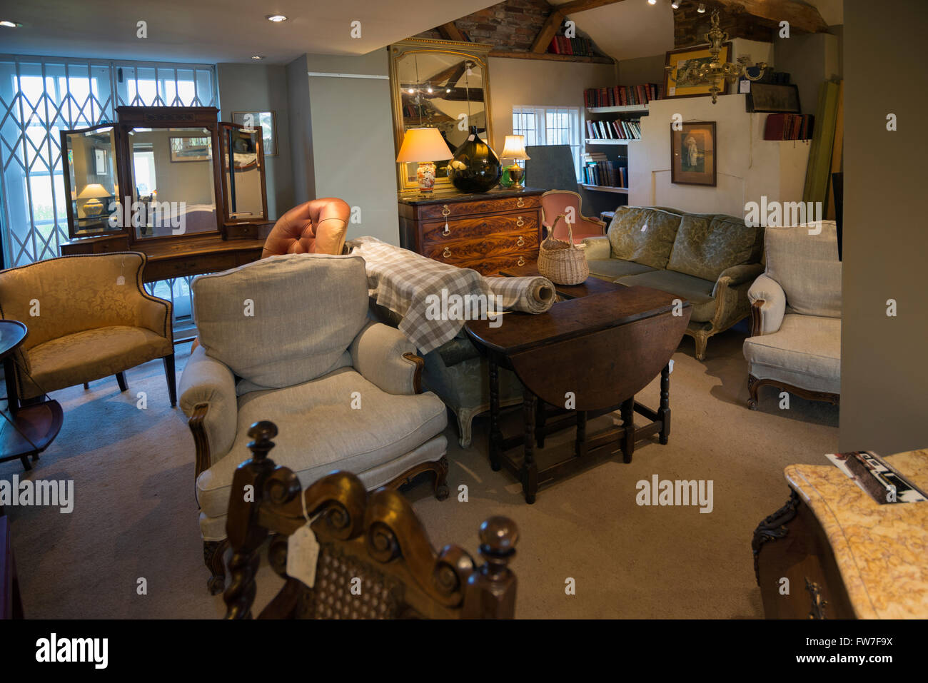 Hungerford berkshire antiques hi-res stock photography and images - Alamy