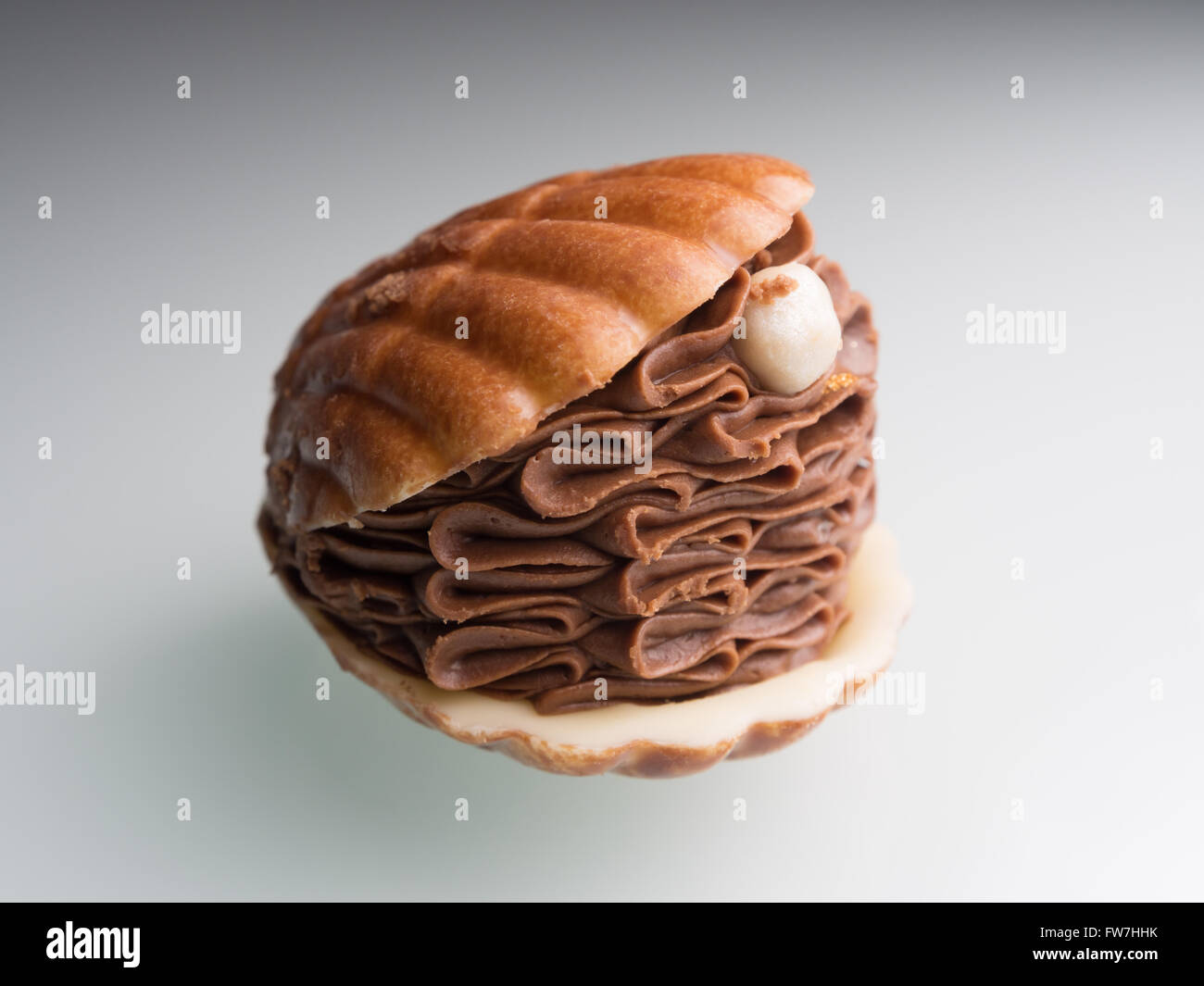 Candy chocolate shell hi-res stock photography and images - Alamy