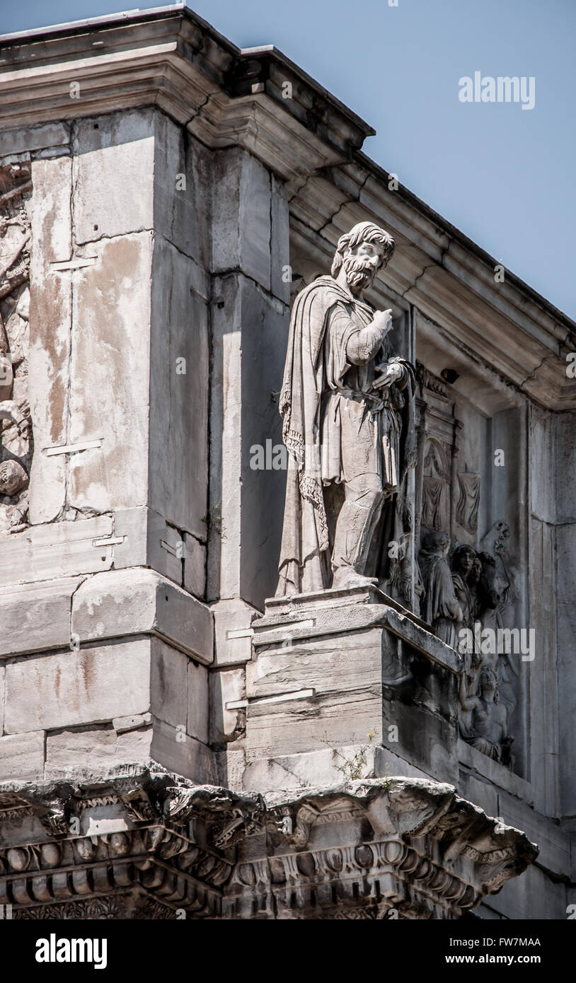 The statue on the triumphal arch of Constantine in Rome Stock Photo - Alamy