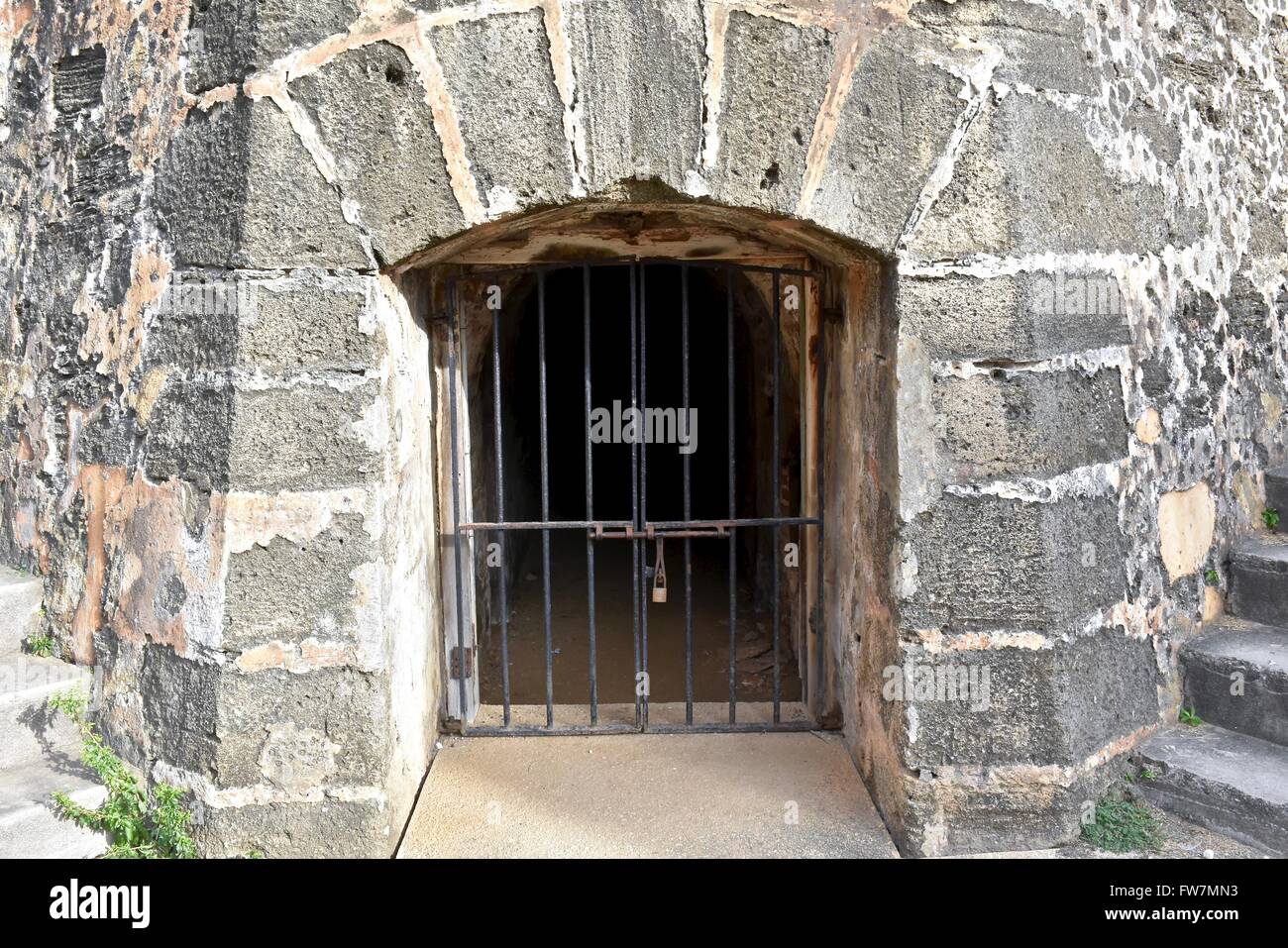 Cell in castle hi-res stock photography and images - Alamy
