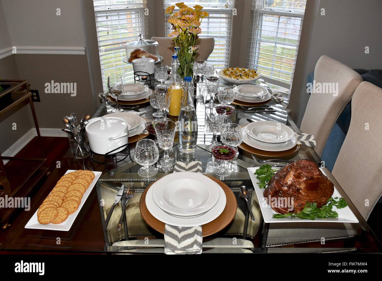 Fine dining setup hi-res stock photography and images - Alamy