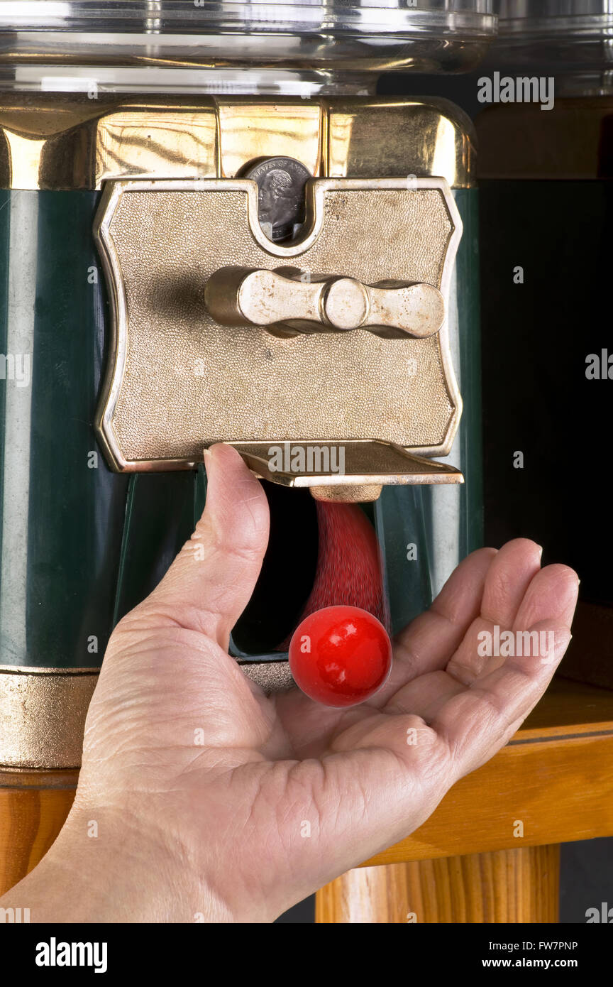 Gumball vending machine hi-res stock photography and images - Alamy